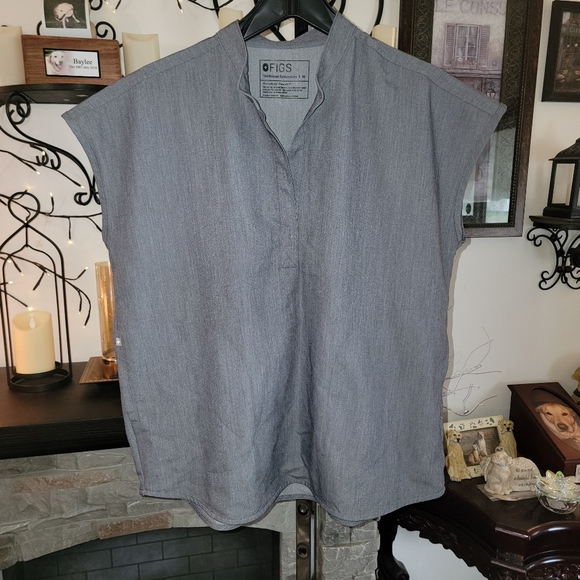 Figs | Tops | Figs Fionx Rafaela Oversized Scrub Top | Poshmark
